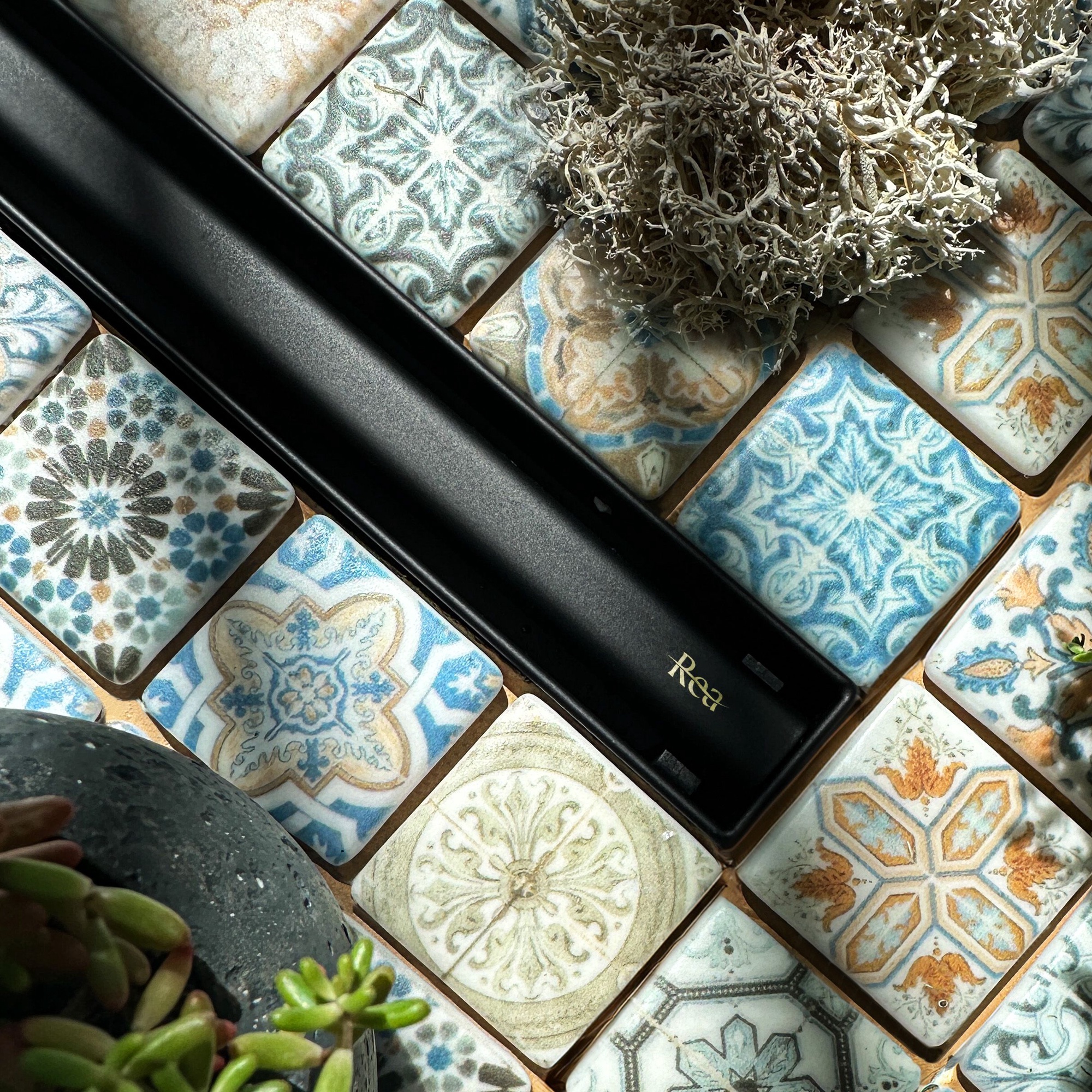 Dušas noteka Rea Neox Slim Pro, 70 cm - Ksenukai.lv